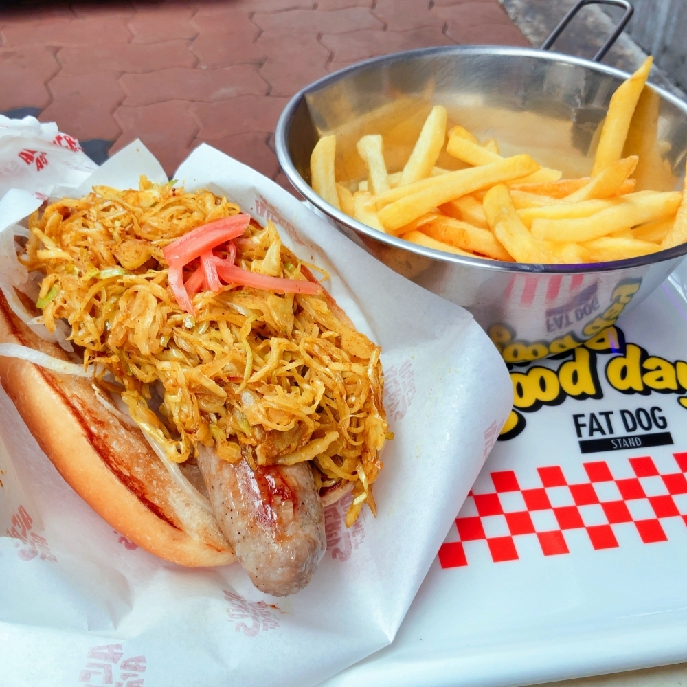 FAT DOG STAND （ファットドッグスタンド） 大阪クラシックドッグ[空堀商店街]: 大阪グルメバーガー・ハンバーガー巡り